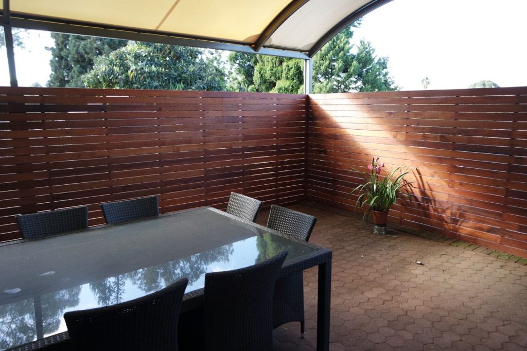 Timber Screens Adelaide - Timber Vertical Screen | Adelaide Pergolas