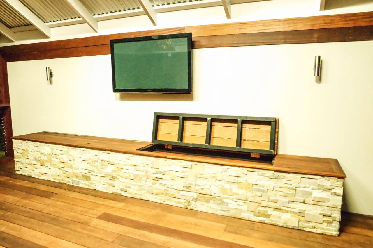 Timber Screens Adelaide - Timber Vertical Screen | Adelaide Pergolas